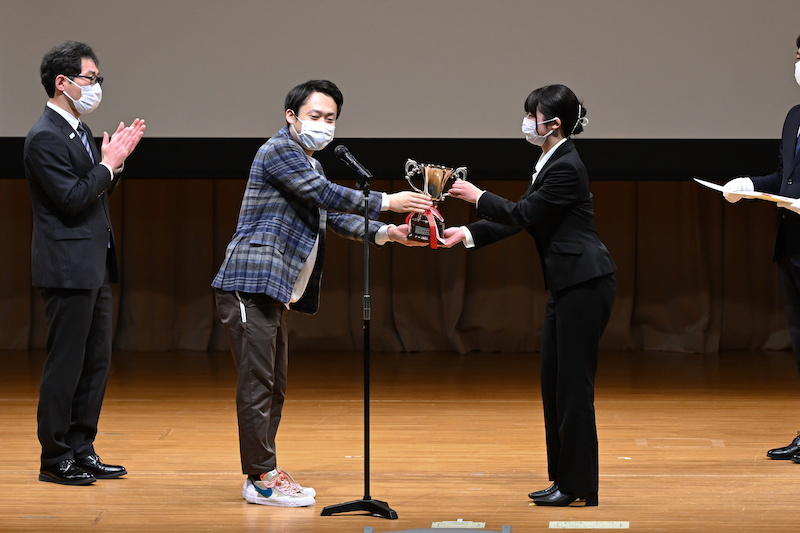 シルクロードが審査員長を務めた「SNSトラブル防止動画コンテスト」（主催：東京都）表彰式が開催されました | UUUM株式会社（ウーム株式会社）